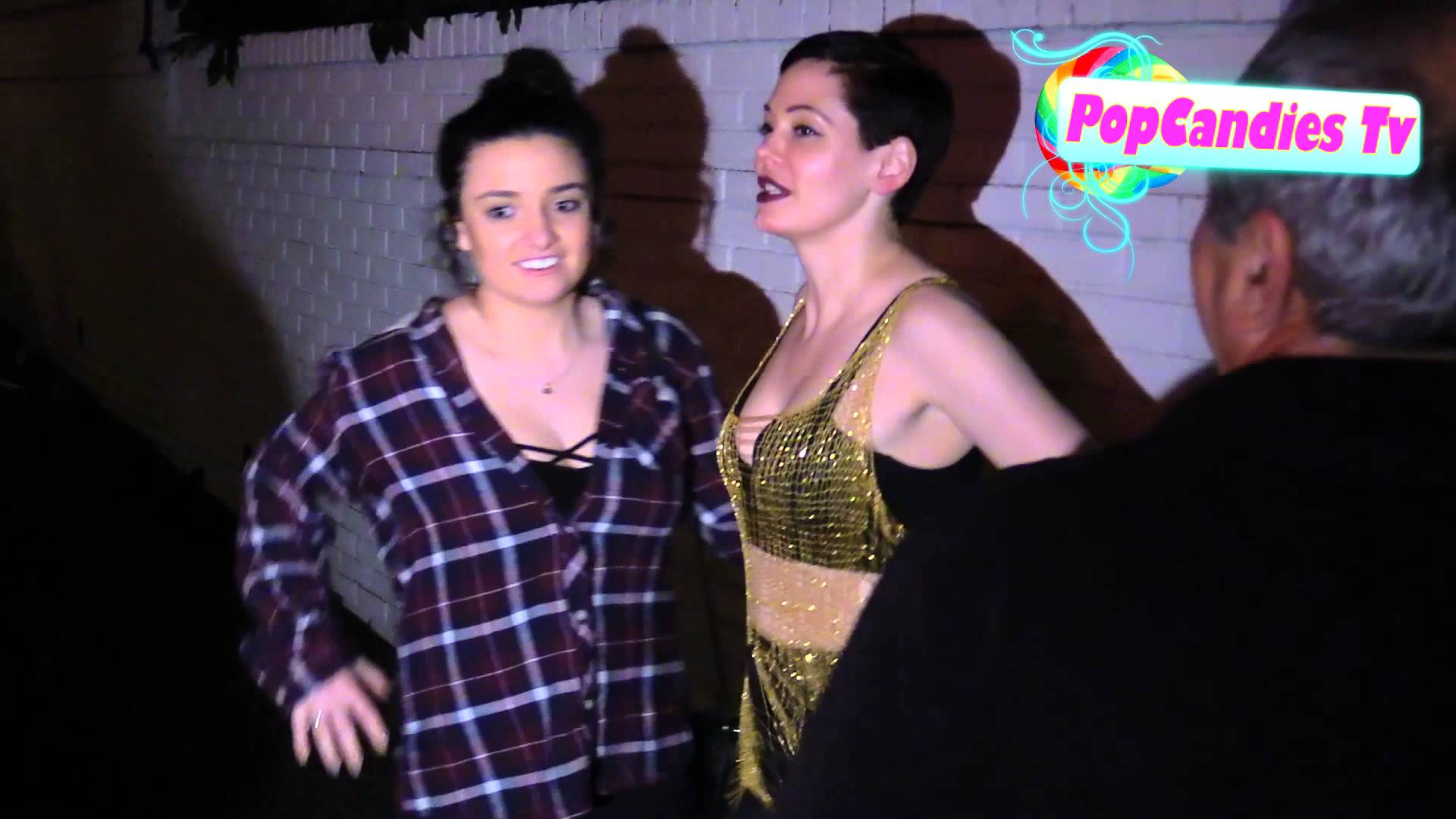 Rose Mcgowan Takes Selfies With Fans Departing Post Grammy Party In Chateau Marmont Inthefame