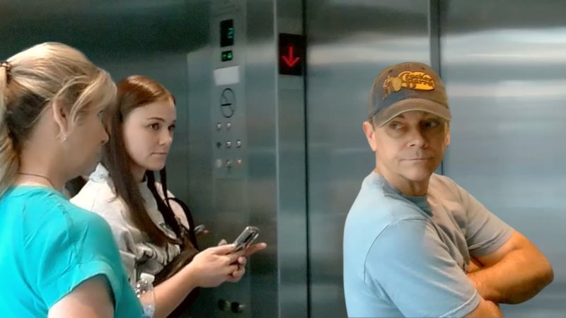 Farting in an Elevator 2 – 2023 – INTHEFAME