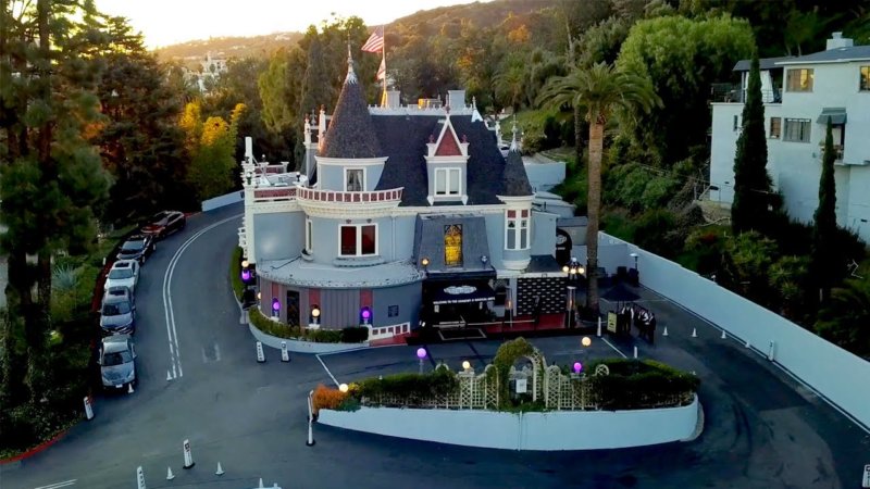 The Magic Castle: Inside Hollywood’s Most Exclusive Club! – INTHEFAME
