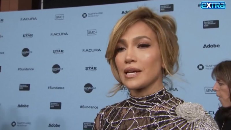 Jennifer Lopez Talks ‘CHALLENGING YEAR’ & Gets Standing Ovation at ...